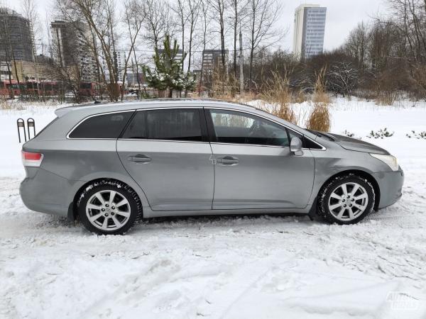 Grey Toyota Avensis 2010 in Vilnius, with an engine capacity of 2.20 L and mileage of 417 thousand km for 1800 €, photo 7 on AUTOMOTO.COM.LV