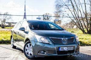 Grey Toyota Avensis 2010 in Riga, with an engine capacity of 2.00 L and mileage of 343 thousand km for 4990 €, photo 2 on AUTOMOTO.COM.LV
