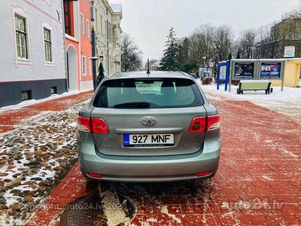 Grey Toyota Avensis 2010 in Tallinn, with an engine capacity of 1.80 L and mileage of 374 thousand km for 4500 €, photo 3 on AUTOMOTO.COM.LV