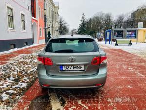 Pelēks Toyota Avensis 2010 Tallina, ar dzinēja tilpumu 1.80 L un nobraukumu 374 tūkst. km par 4500 €, foto 3 vietnē AUTOMOTO.COM.LV