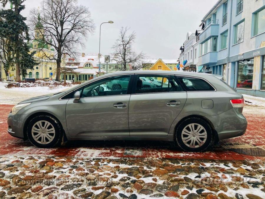 Pelēks Toyota Avensis 2010 Tallina, ar dzinēja tilpumu 1.80 L un nobraukumu 374 tūkst. km par 4500 €, foto 5 vietnē AUTOMOTO.COM.LV