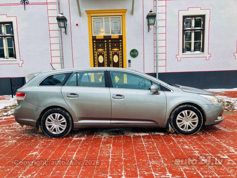 Pelēks Toyota Avensis 2010 Tallina, ar dzinēja tilpumu 1.80 L un nobraukumu 374 tūkst. km par 4500 €, foto 6 vietnē AUTOMOTO.COM.LV