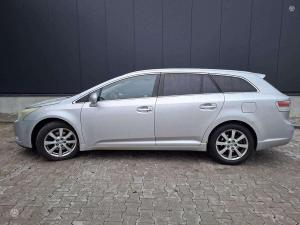Pelēks Toyota Avensis 2010 Viļņa, ar dzinēja tilpumu 2.23 L un nobraukumu 323 tūkst. km par 3000 €, foto 10 vietnē AUTOMOTO.COM.LV