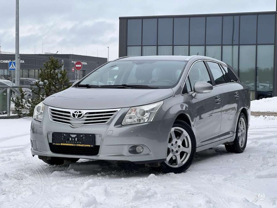 Grey Toyota Avensis 2010 in Siauliai, with an engine capacity of 2.20 L and mileage of 294 thousand km for 4550 €, photo 11 on AUTOMOTO.COM.LV