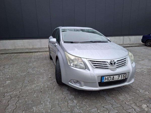 Pelēks Toyota Avensis 2010 Viļņa, ar dzinēja tilpumu 2.23 L un nobraukumu 323 tūkst. km par 2950 €, foto 3 vietnē AUTOMOTO.COM.LV