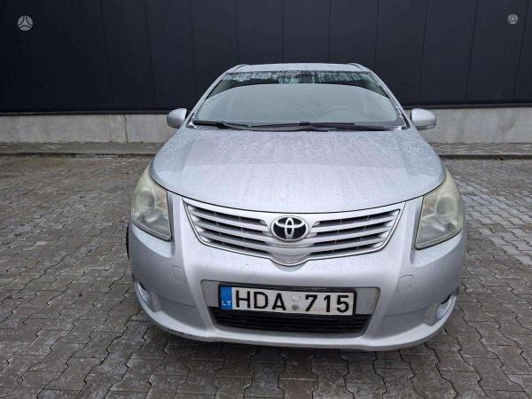 Pelēks Toyota Avensis 2010 Viļņa, ar dzinēja tilpumu 2.23 L un nobraukumu 323 tūkst. km par 2950 €, foto 4 vietnē AUTOMOTO.COM.LV