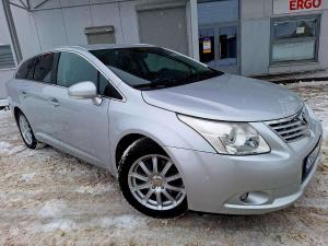 Grey Toyota Avensis 2010 in Jonava, with an engine capacity of 2.23 L and mileage of 294 thousand km for 3350 €, photo  on AUTOMOTO.COM.LV