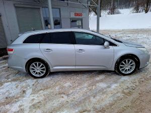 Grey Toyota Avensis 2010 in Jonava, with an engine capacity of 2.23 L and mileage of 294 thousand km for 3350 €, photo 3 on AUTOMOTO.COM.LV
