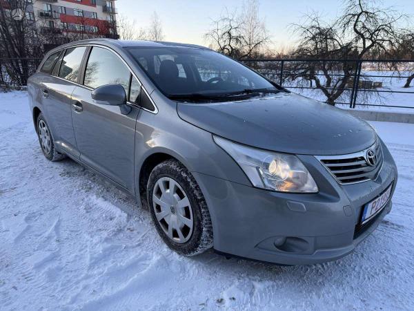 Grey Toyota Avensis 2010 in Vilnius, with an engine capacity of 1.80 L and mileage of 326 thousand km for 4850 €, photo 1 on AUTOMOTO.COM.LV