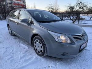 Pelēks Toyota Avensis 2010 Viļņa, ar dzinēja tilpumu 1.80 L un nobraukumu 326 tūkst. km par 4850 €, foto  vietnē AUTOMOTO.COM.LV
