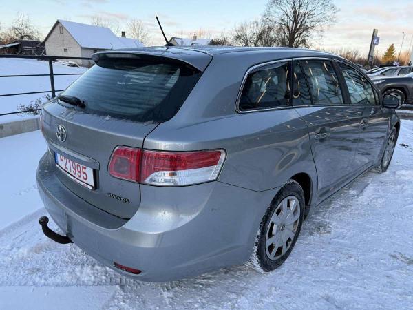 Grey Toyota Avensis 2010 in Vilnius, with an engine capacity of 1.80 L and mileage of 326 thousand km for 4850 €, photo 4 on AUTOMOTO.COM.LV