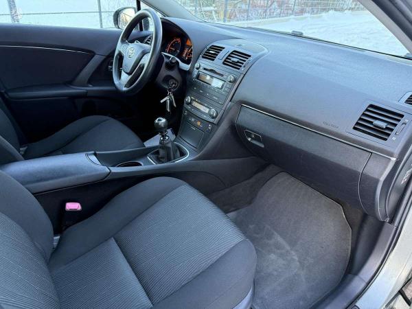 Pelēks Toyota Avensis 2010 Viļņa, ar dzinēja tilpumu 1.80 L un nobraukumu 326 tūkst. km par 4850 €, foto 11 vietnē AUTOMOTO.COM.LV