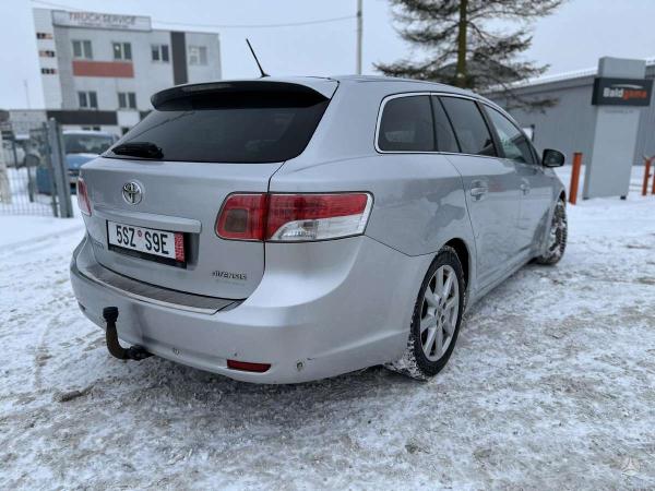Grey Toyota Avensis 2010 in Marijampole, with an engine capacity of 2.23 L and mileage of 288 thousand km for 3100 €, photo 7 on AUTOMOTO.COM.LV