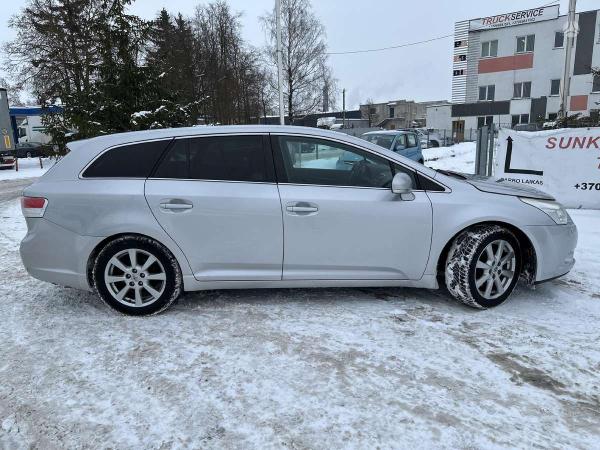 Grey Toyota Avensis 2010 in Marijampole, with an engine capacity of 2.23 L and mileage of 288 thousand km for 3100 €, photo 8 on AUTOMOTO.COM.LV