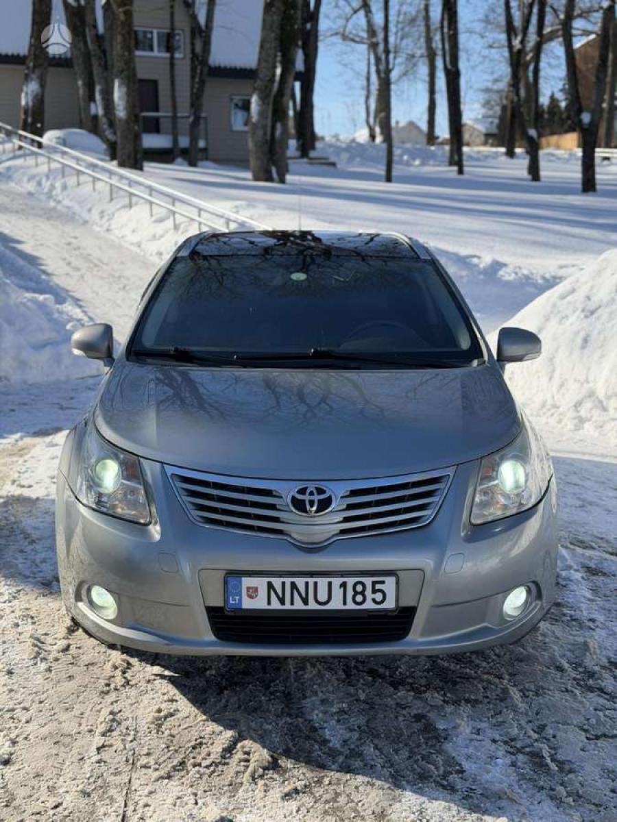 Grey Toyota Avensis 2010 in Siauliai, with an engine capacity of 2.23 L and mileage of 391 thousand km for 3200 €, photo 6 on AUTOMOTO.COM.LV