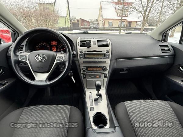 Grey Toyota Avensis 2010 in Parnu, with an engine capacity of 2.00 L and mileage of 229 thousand km for 5500 €, photo 11 on AUTOMOTO.COM.LV