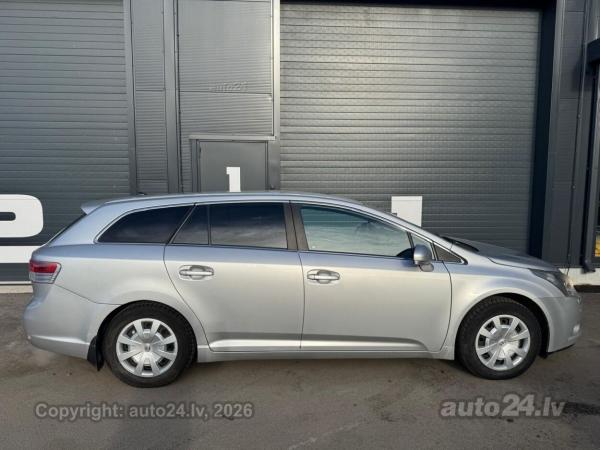 Grey Toyota Avensis 2010 in Tallinn, with an engine capacity of 2.00 L and mileage of 356 thousand km for 2995 €, photo 5 on AUTOMOTO.COM.LV