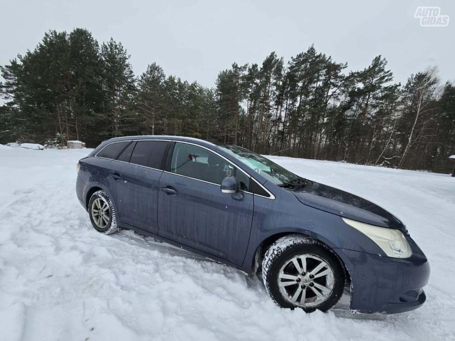 Grey Toyota Avensis 2010 in Vilnius, with an engine capacity of 2.00 L and mileage of 297 thousand km for 3000 €, photo 3 on AUTOMOTO.COM.LV