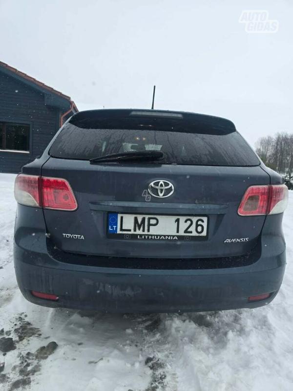 Pelēks Toyota Avensis 2010 Viļņa, ar dzinēja tilpumu 2.00 L un nobraukumu 297 tūkst. km par 3000 €, foto 5 vietnē AUTOMOTO.COM.LV