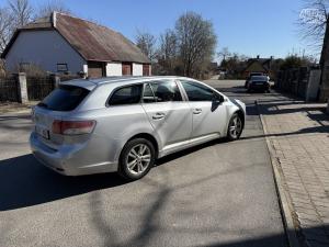 Pelēks Toyota Avensis 2010 Viļņa, ar dzinēja tilpumu 2.00 L un nobraukumu 501 tūkst. km par 2150 €, foto 4 vietnē AUTOMOTO.COM.LV