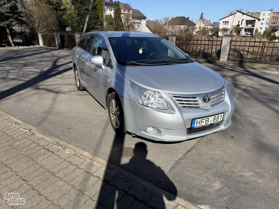 Pelēks Toyota Avensis 2010 Viļņa, ar dzinēja tilpumu 2.00 L un nobraukumu 501 tūkst. km par 2150 €, foto 5 vietnē AUTOMOTO.COM.LV