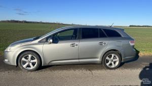 Grey Toyota Avensis 2010 in Vilkaviskis, with an engine capacity of 2.20 L and mileage of 337 thousand km for 4400 €, photo 3 on AUTOMOTO.COM.LV