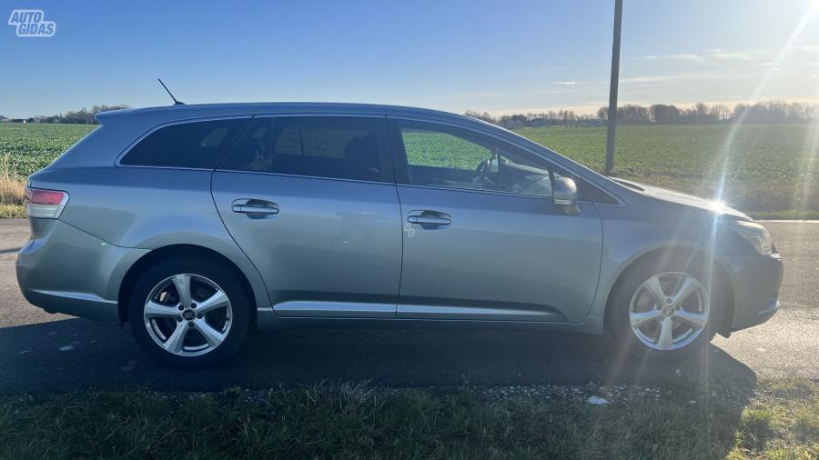 Grey Toyota Avensis 2010 in Vilkaviskis, with an engine capacity of 2.20 L and mileage of 337 thousand km for 4400 €, photo 4 on AUTOMOTO.COM.LV