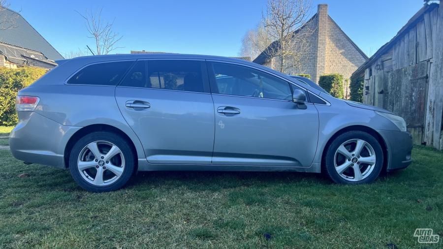 Grey Toyota Avensis 2010 in Vilkaviskis, with an engine capacity of 2.20 L and mileage of 337 thousand km for 4400 €, photo 6 on AUTOMOTO.COM.LV