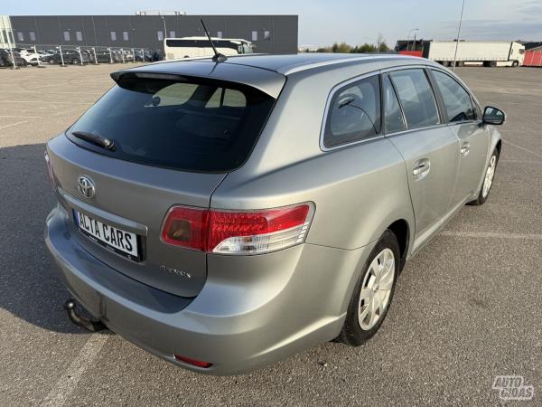 Pelēks Toyota Avensis 2010 Viļņa, ar dzinēja tilpumu 1.80 L un nobraukumu 326 tūkst. km par 4850 €, foto 4 vietnē AUTOMOTO.COM.LV