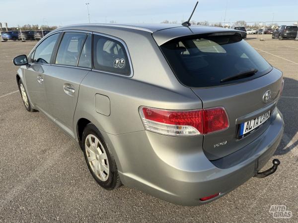 Pelēks Toyota Avensis 2010 Viļņa, ar dzinēja tilpumu 1.80 L un nobraukumu 326 tūkst. km par 4850 €, foto 6 vietnē AUTOMOTO.COM.LV