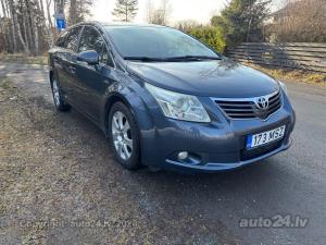 Pelēks Toyota Avensis 2010 Tallina, ar dzinēja tilpumu 2.20 L un nobraukumu 317 tūkst. km par 4000 €, foto 12 vietnē AUTOMOTO.COM.LV