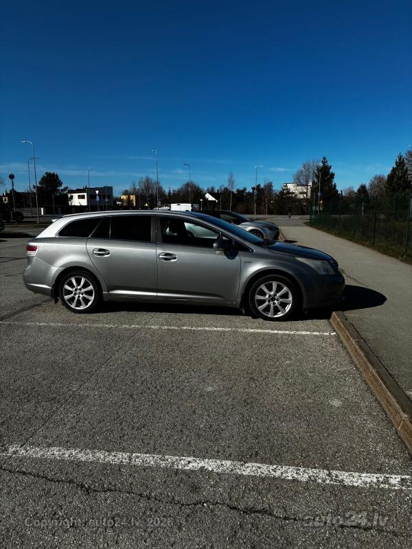 Grey Toyota Avensis 2010 in Tallinn, with an engine capacity of 2.20 L and mileage of 341 thousand km for 3800 €, photo 1 on AUTOMOTO.COM.LV