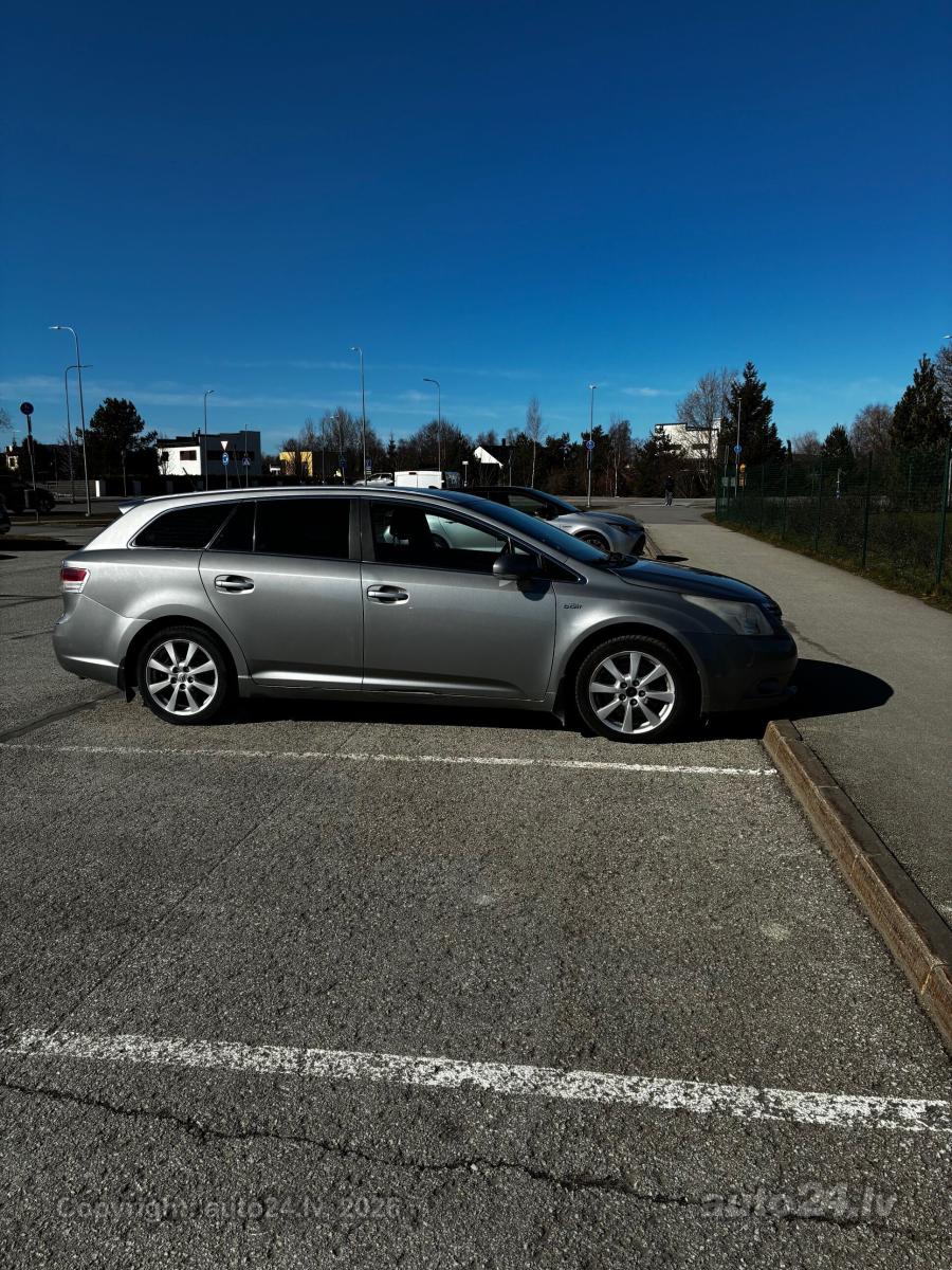Grey Toyota Avensis 2010 in Tallinn, with an engine capacity of 2.20 L and mileage of 341 thousand km for 3800 €, photo 1 on AUTOMOTO.COM.LV