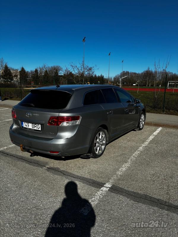 Grey Toyota Avensis 2010 in Tallinn, with an engine capacity of 2.20 L and mileage of 341 thousand km for 3800 €, photo 2 on AUTOMOTO.COM.LV