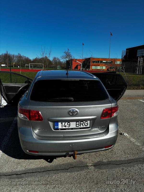 Grey Toyota Avensis 2010 in Tallinn, with an engine capacity of 2.20 L and mileage of 341 thousand km for 3800 €, photo 4 on AUTOMOTO.COM.LV