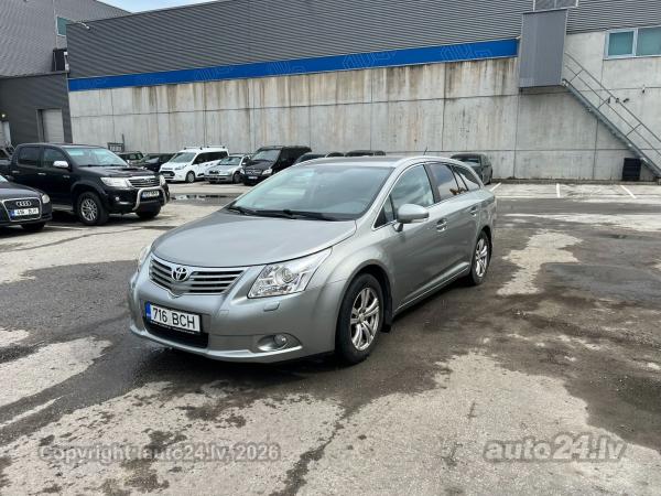 Pelēks Toyota Avensis 2010 Tallina, ar dzinēja tilpumu 1.80 L un nobraukumu 236 tūkst. km par 4500 €, foto 1 vietnē AUTOMOTO.COM.LV