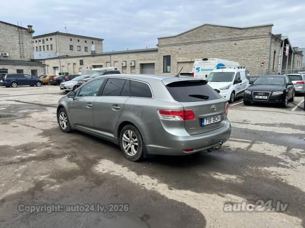 Pelēks Toyota Avensis 2010 Tallina, ar dzinēja tilpumu 1.80 L un nobraukumu 236 tūkst. km par 4500 €, foto 3 vietnē AUTOMOTO.COM.LV