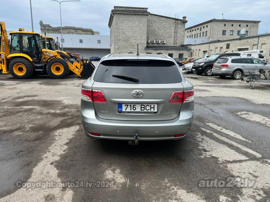 Серый Тойота Авенсис 2010 в Таллин, объемом двигателя 1.80 л и пробегом 236 тыс. км за 4500 €, фото 5 на AUTOMOTO.COM.LV