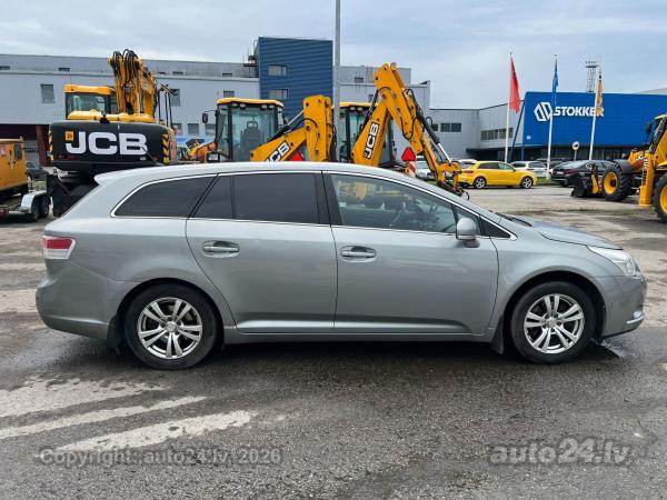 Pelēks Toyota Avensis 2010 Tallina, ar dzinēja tilpumu 1.80 L un nobraukumu 236 tūkst. km par 4500 €, foto 6 vietnē AUTOMOTO.COM.LV