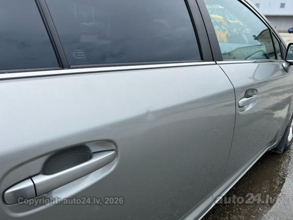 Pelēks Toyota Avensis 2010 Tallina, ar dzinēja tilpumu 1.80 L un nobraukumu 236 tūkst. km par 4500 €, foto 10 vietnē AUTOMOTO.COM.LV
