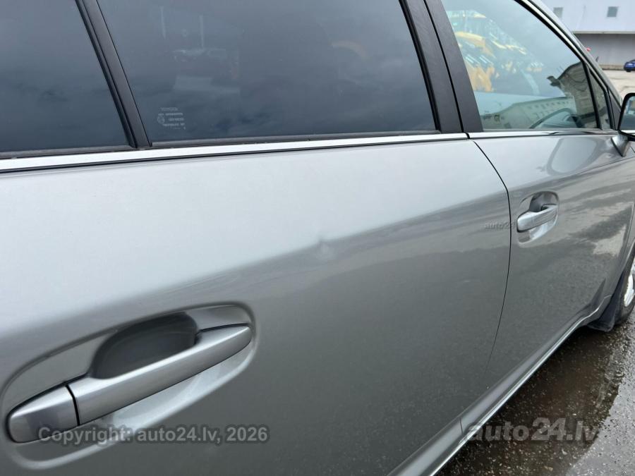 Серый Тойота Авенсис 2010 в Таллин, объемом двигателя 1.80 л и пробегом 236 тыс. км за 4500 €, фото 11 на AUTOMOTO.COM.LV