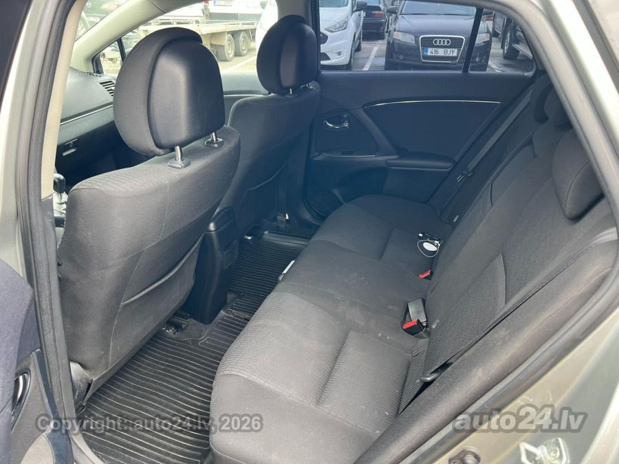 Серый Тойота Авенсис 2010 в Таллин, объемом двигателя 1.80 л и пробегом 236 тыс. км за 4500 €, фото 17 на AUTOMOTO.COM.LV