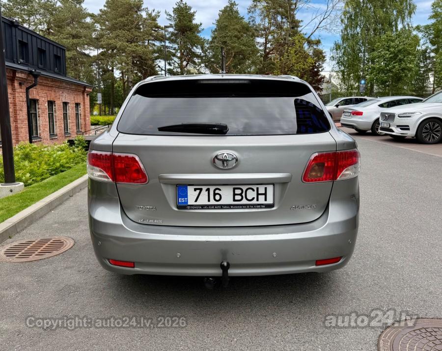 Grey Toyota Avensis 2010 in Tallinn, with an engine capacity of 1.80 L and mileage of 236 thousand km for 5799 €, photo 7 on AUTOMOTO.COM.LV