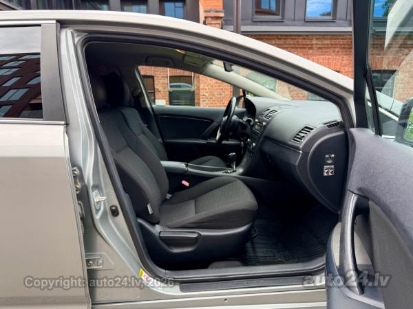 Серый Тойота Авенсис 2010 в Таллин, объемом двигателя 1.80 л и пробегом 236 тыс. км за 5799 €, фото 7 на AUTOMOTO.COM.LV