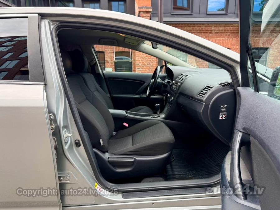 Grey Toyota Avensis 2010 in Tallinn, with an engine capacity of 1.80 L and mileage of 236 thousand km for 5799 €, photo 8 on AUTOMOTO.COM.LV