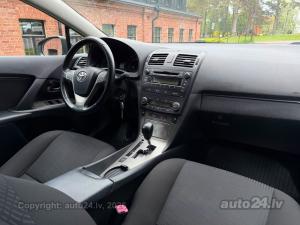Grey Toyota Avensis 2010 in Tallinn, with an engine capacity of 1.80 L and mileage of 236 thousand km for 5799 €, photo 9 on AUTOMOTO.COM.LV