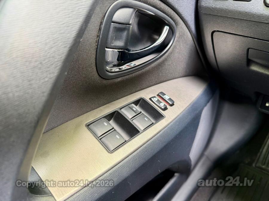 Grey Toyota Avensis 2010 in Tallinn, with an engine capacity of 1.80 L and mileage of 236 thousand km for 5799 €, photo 11 on AUTOMOTO.COM.LV
