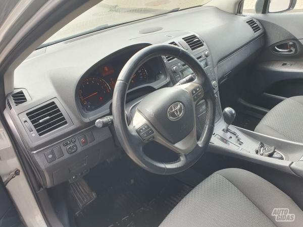 Grey Toyota Avensis 2010 in Kaunas, with an engine capacity of 1.80 L and mileage of 306 thousand km for 4350 €, photo 10 on AUTOMOTO.COM.LV