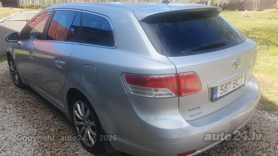 Pelēks Toyota Avensis 2010 Tallina, ar dzinēja tilpumu 2.00 L un nobraukumu 0 tūkst. km par 4300 €, foto 1 vietnē AUTOMOTO.COM.LV