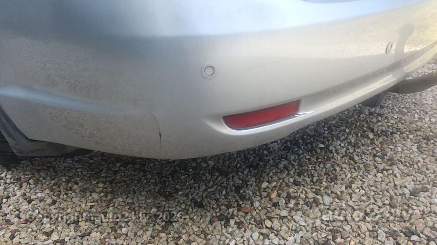 Pelēks Toyota Avensis 2010 Tallina, ar dzinēja tilpumu 2.00 L un nobraukumu 0 tūkst. km par 4300 €, foto 3 vietnē AUTOMOTO.COM.LV